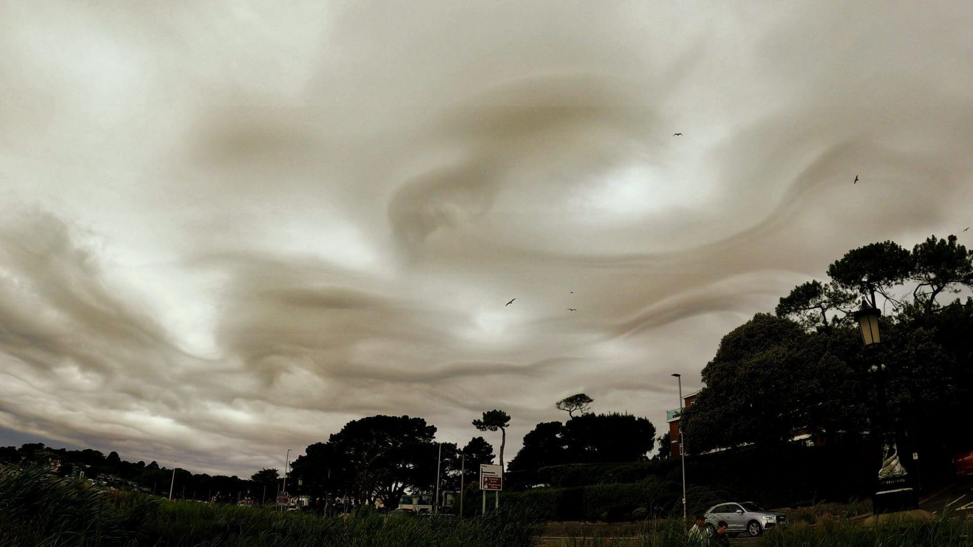 Very rare asperitas clouds over Sandbanks | Sandbanks News